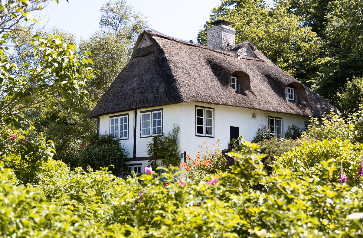 Schönheit in weiß: das Örtchen Sieseby an der Schlei